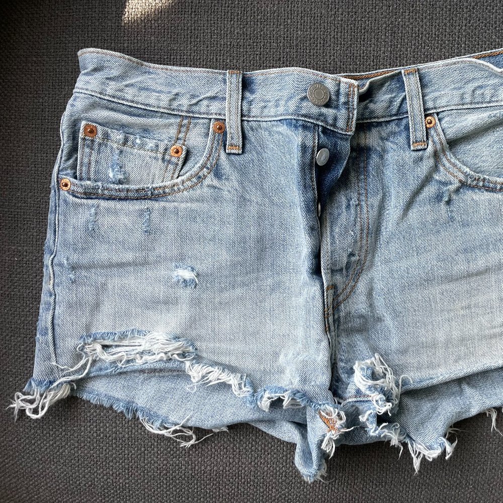 Levi's Cut Off Denim Shorts - Gem